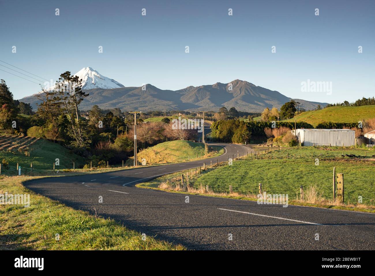 Curved mount hi-res stock photography and images - Alamy