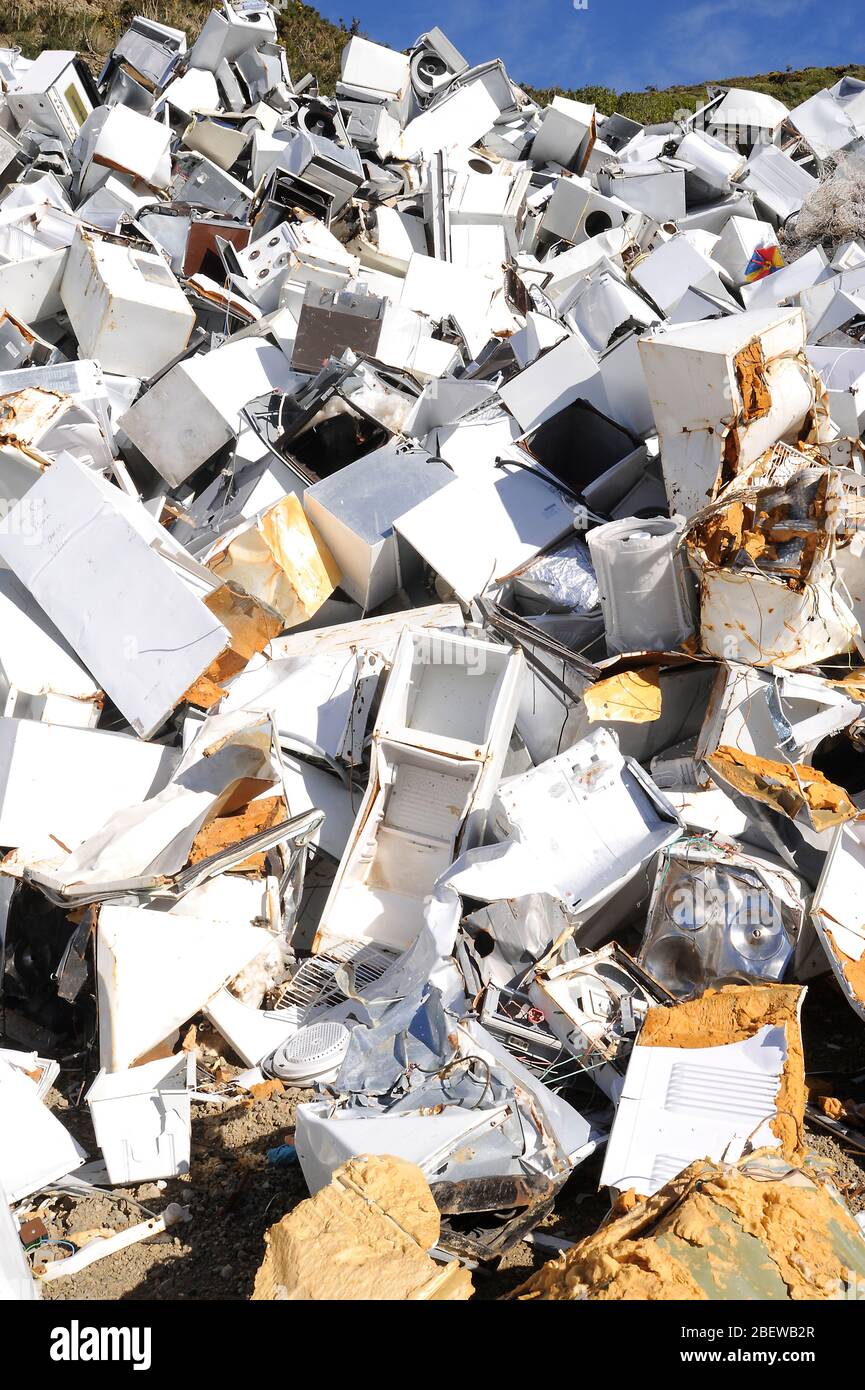 Dumped Refrigerator High Resolution Stock Photography and Images - Alamy