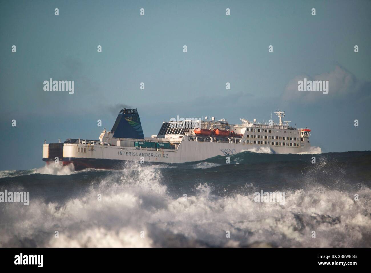 Ferry cook strait hi-res stock photography and images - Alamy