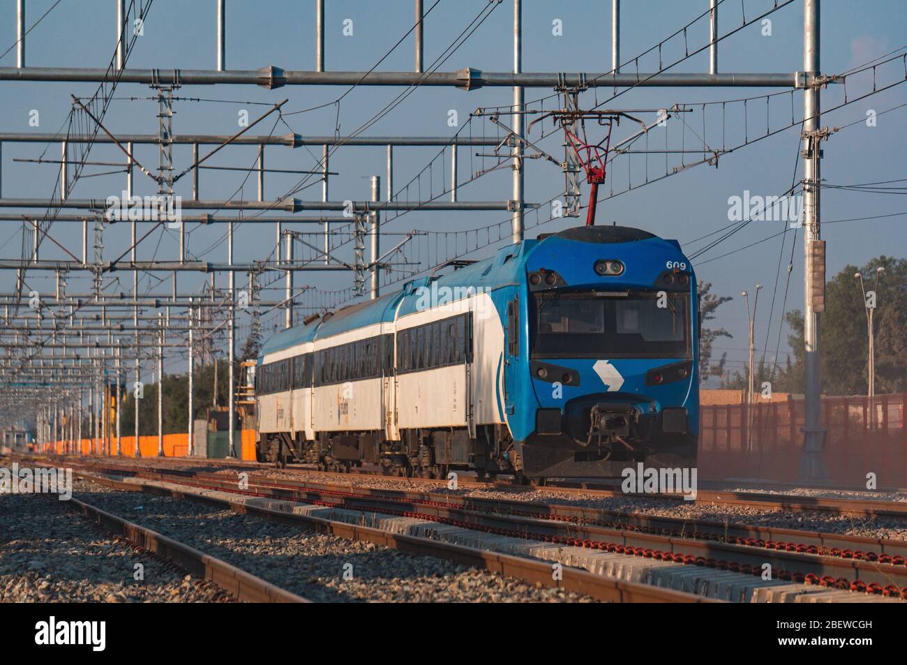 SANTIAGO, CHILE - FEBRUARY 2016: A long distance train in Maipú Stock ...