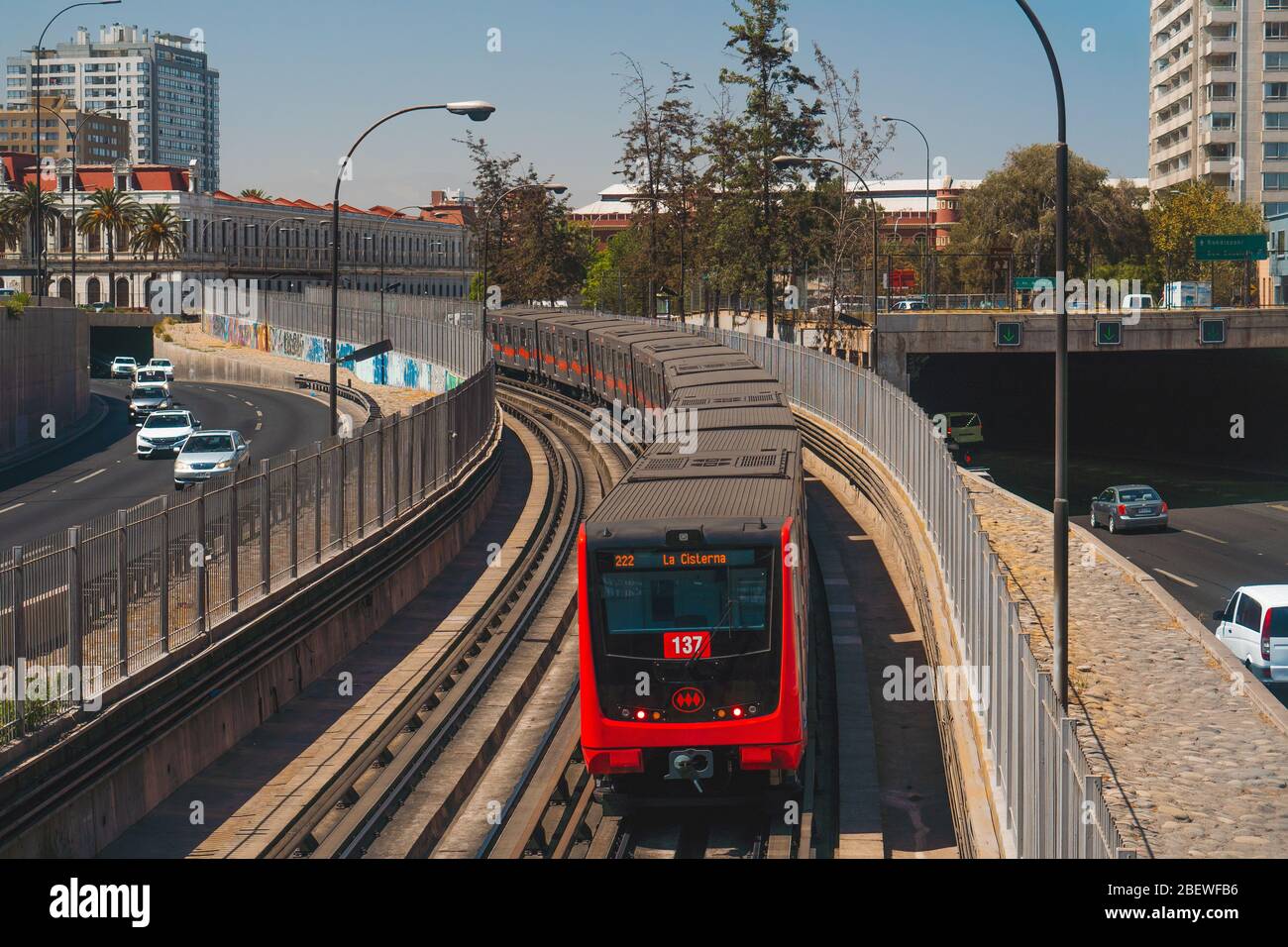 Ns 16 metro de santiago hi-res stock photography and images - Alamy