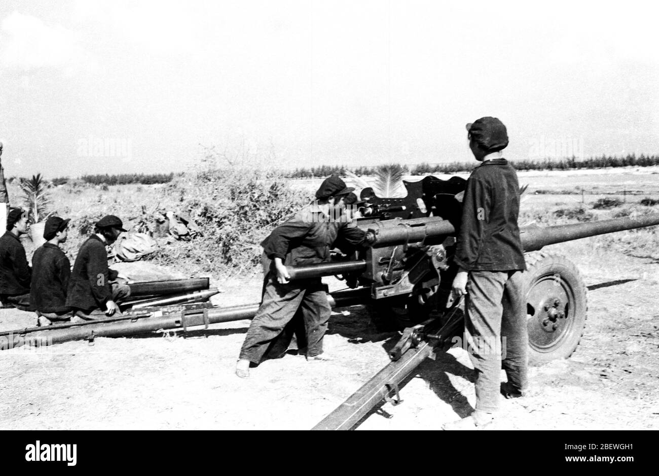 Female gunner hi-res stock photography and images - Alamy