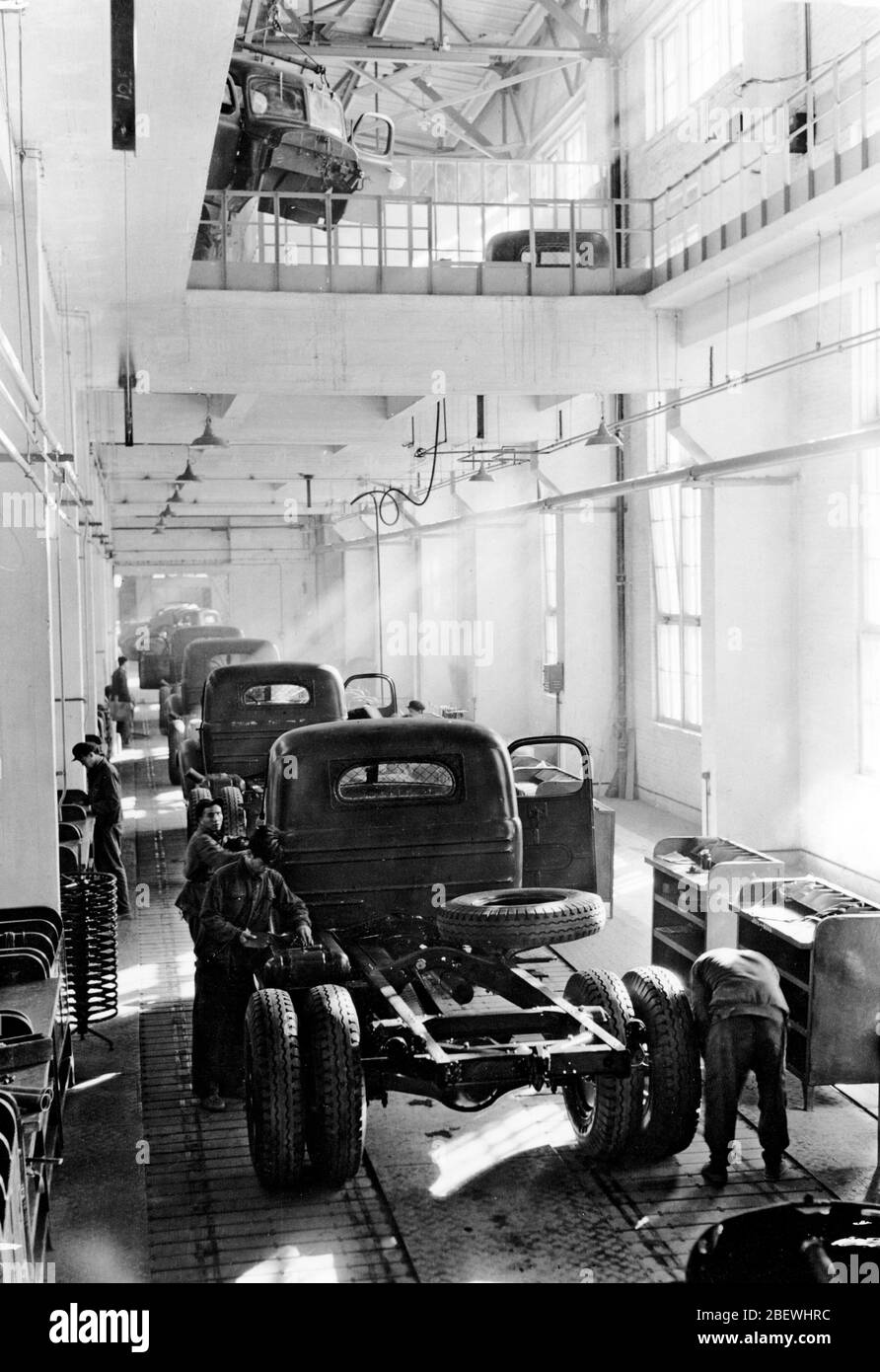 Auto plant china Black and White Stock Photos & Images - Alamy