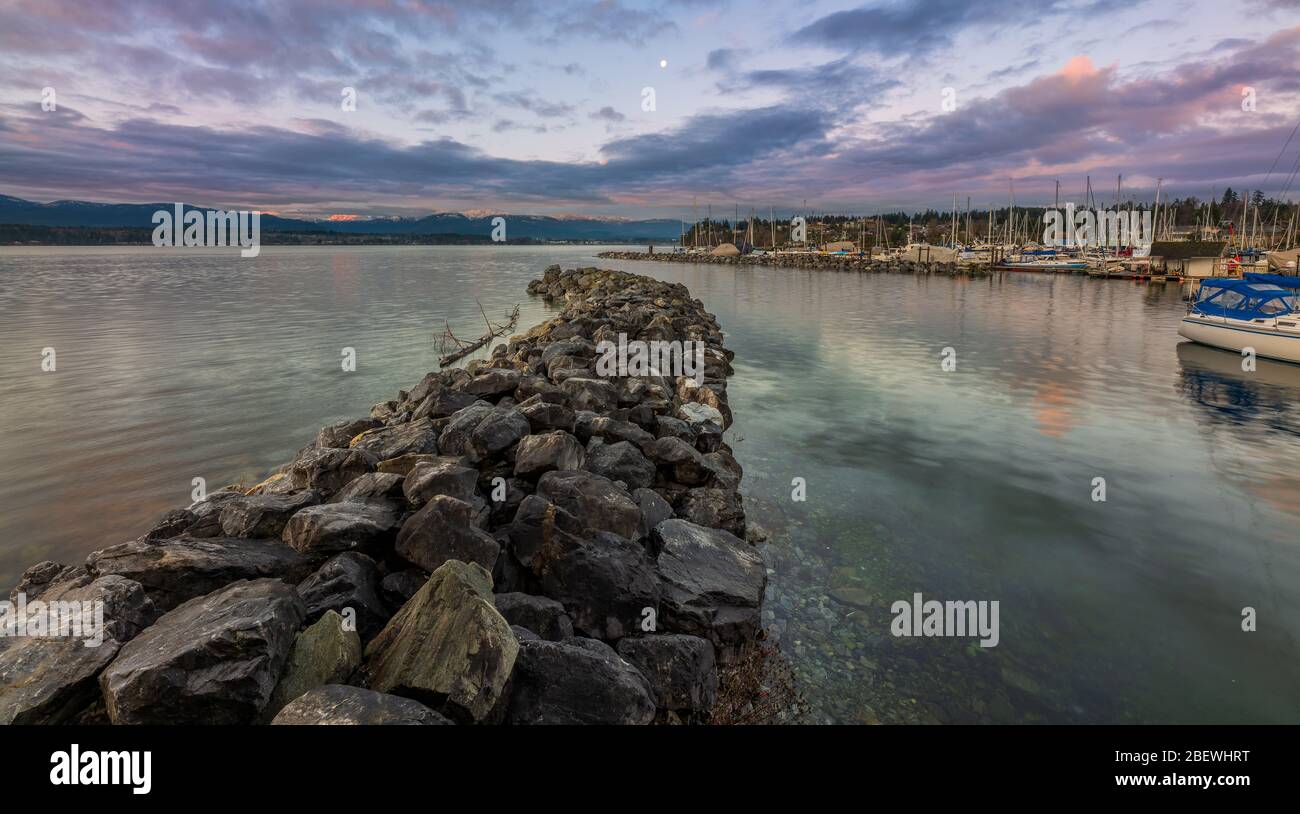 Beautiful morning view at Comox harbor on Vancouver Island, British ...