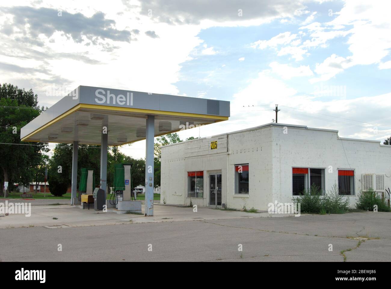 Shell oil and gas hi-res stock photography and images - Alamy