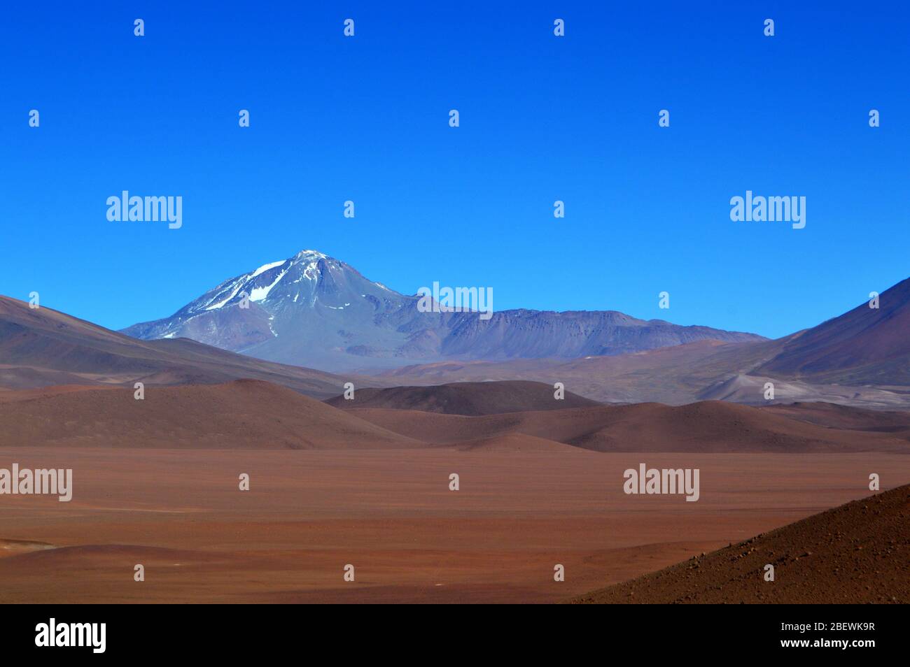 Llullaillaco, the sacred volcano of the Incas. Salta, Argentina Stock Photo - Alamy