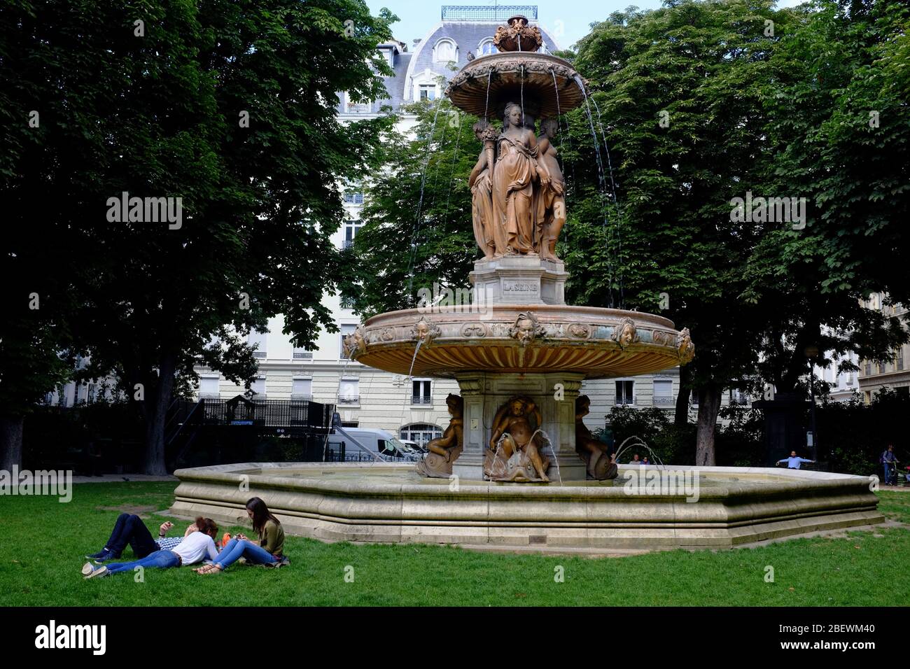 Square louvois hi-res stock photography and images - Alamy