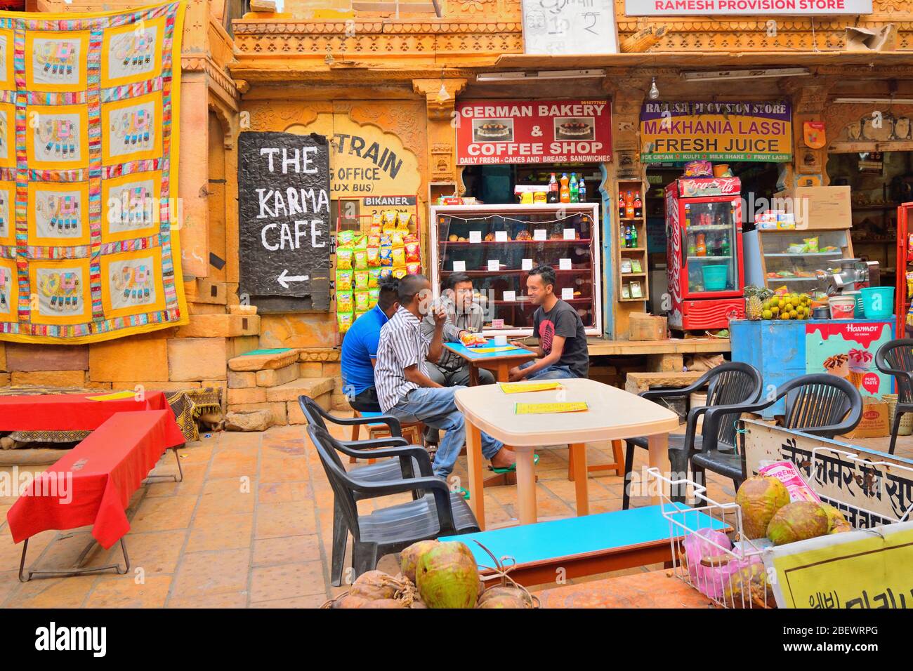 Rural roadside restaurant hi-res stock photography and images - Alamy