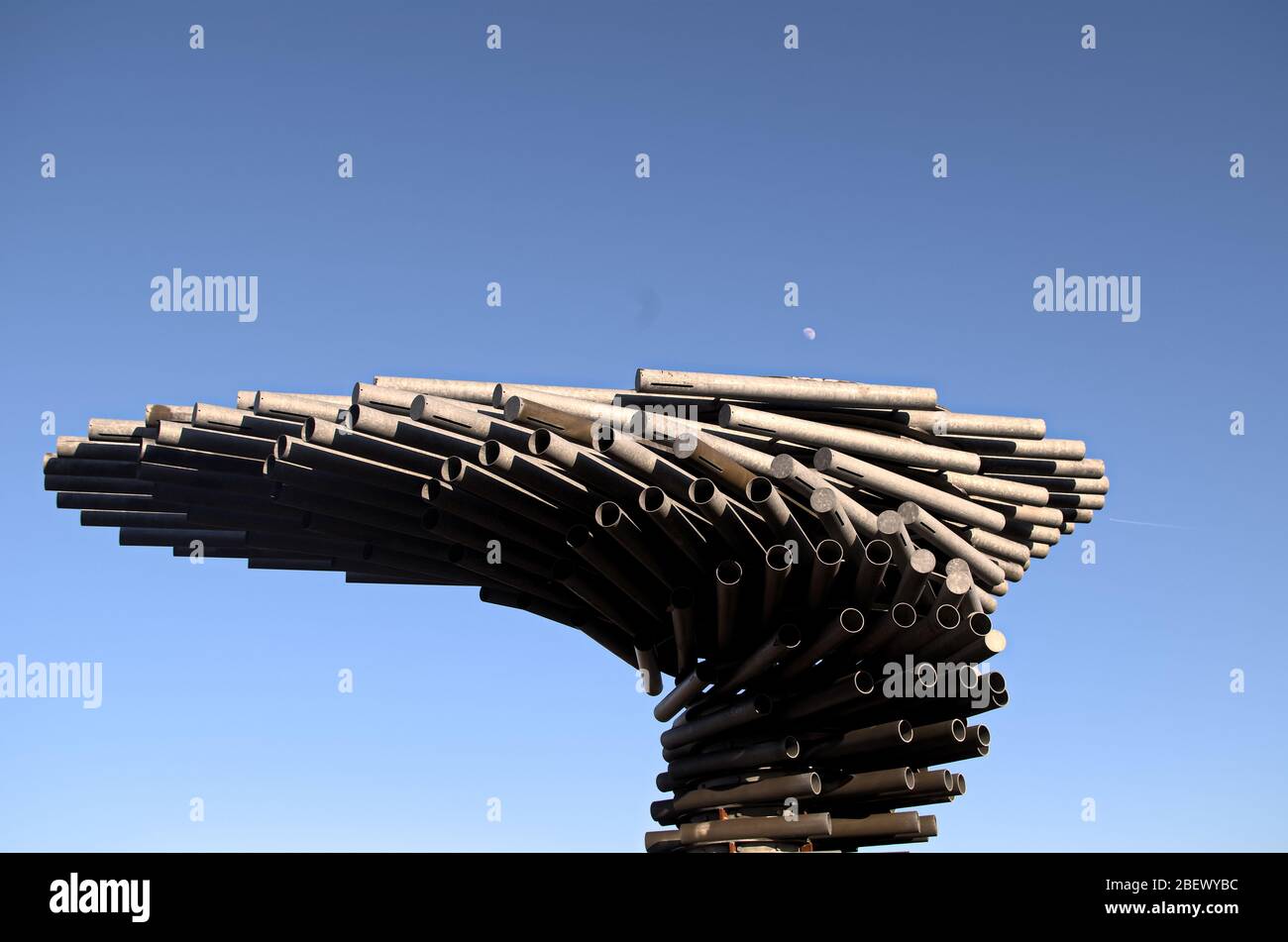 Steel pipe sculpture hi-res stock photography and images - Alamy