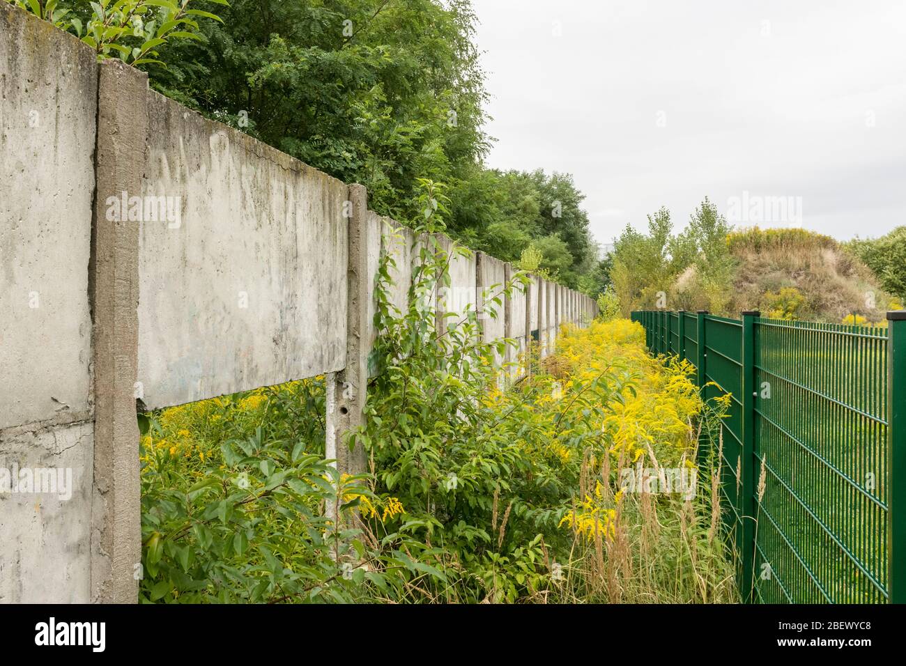 Wall trail hi-res stock photography and images - Alamy
