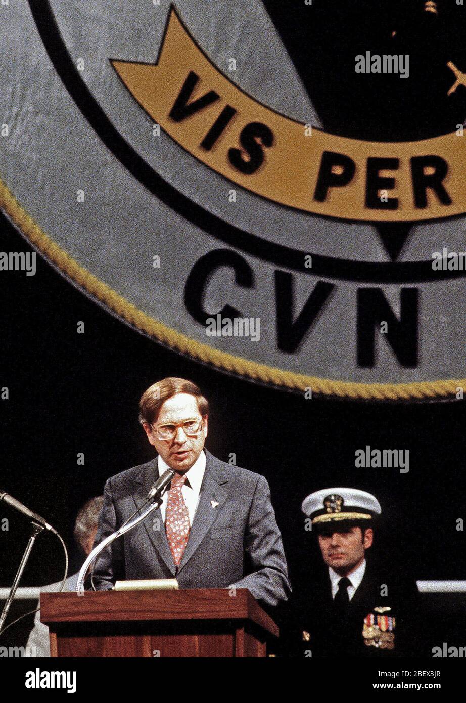 1982 sam nunn speaking hi-res stock photography and images - Alamy