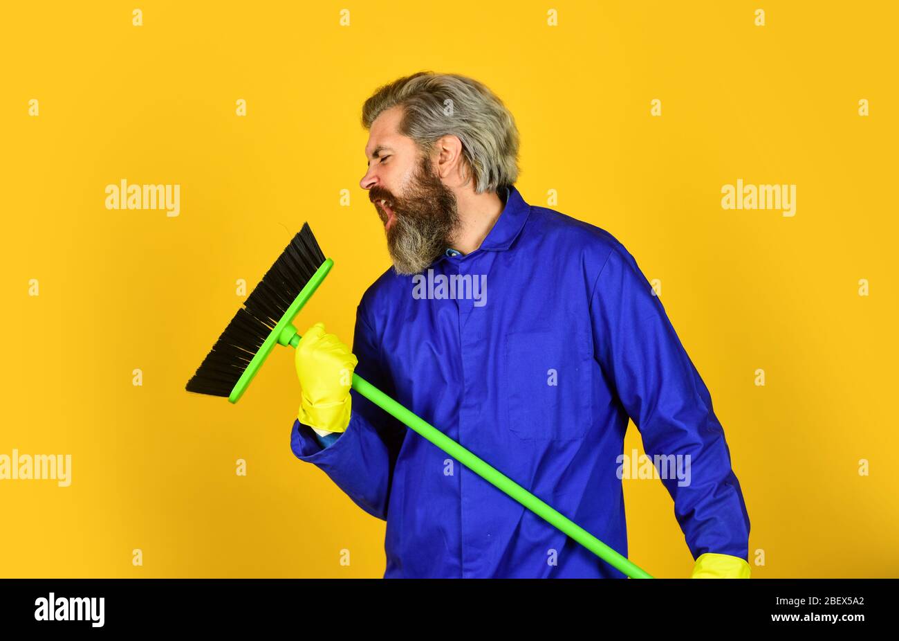 Singing vacuum cleaner hi-res stock photography and images - Alamy