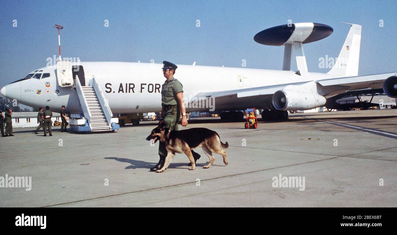 1980s security guard hi-res stock photography and images - Alamy