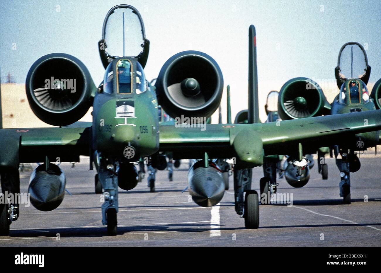 1980s military airplanes hi-res stock photography and images - Alamy