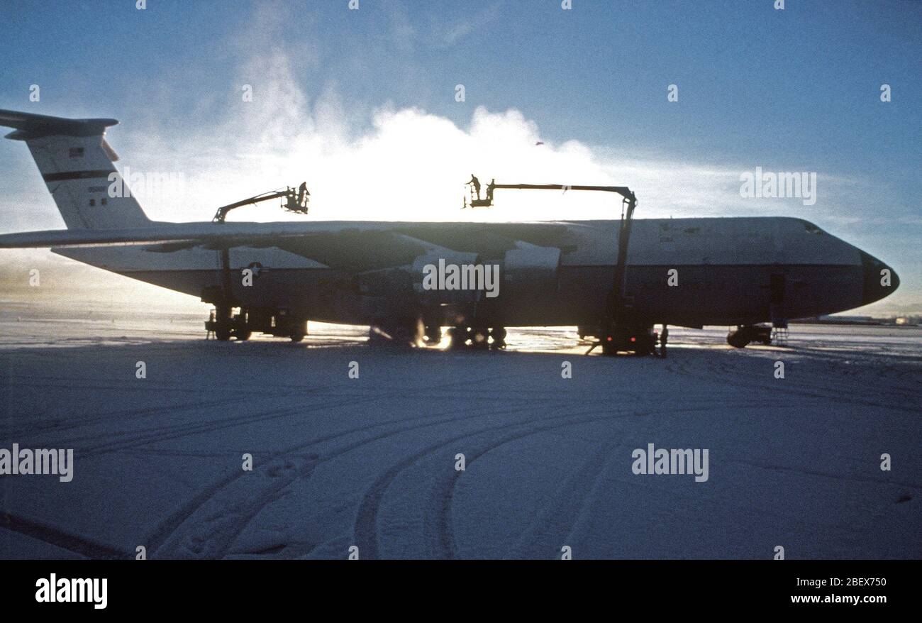 1981 - A right side view of an Air Force C-5 Galaxy aircraft being ...