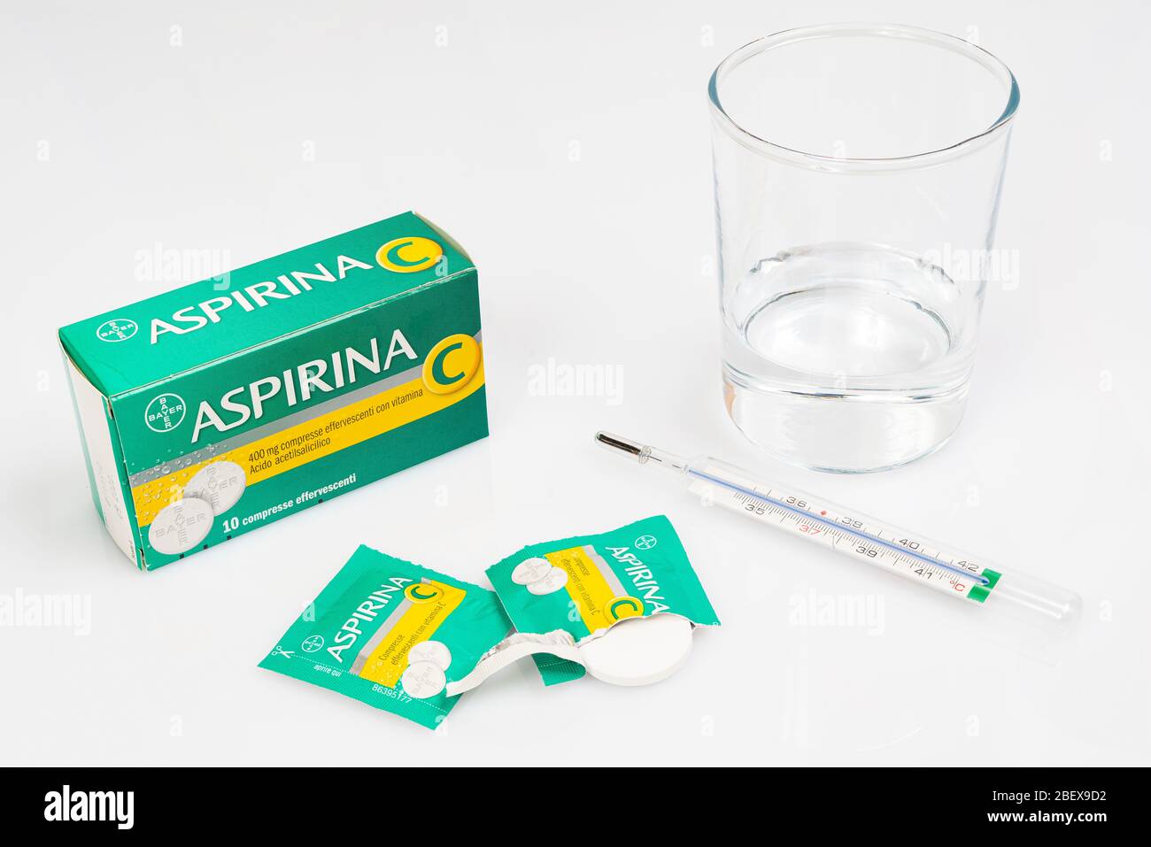 Medical aspirin hi-res stock photography and images - Alamy