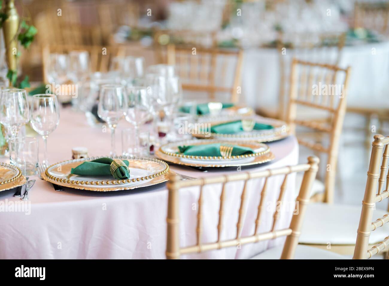 Luxury table set up for a special event Stock Photo - Alamy