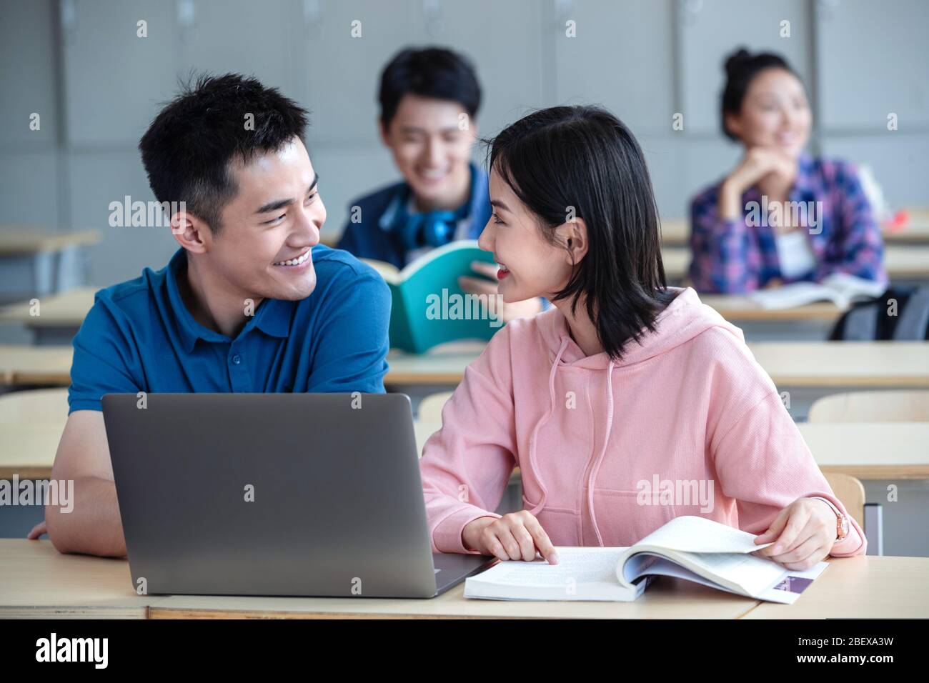 Class discussion hi-res stock photography and images - Alamy