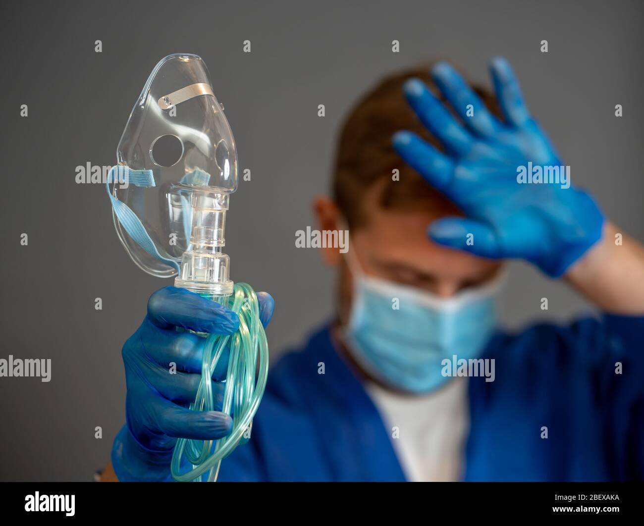 Medical ventilator patient hi-res stock photography and images - Alamy