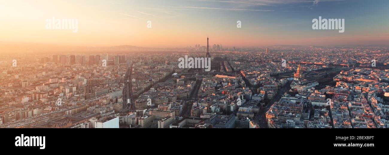 Skyline with eiffel tower hi-res stock photography and images - Alamy