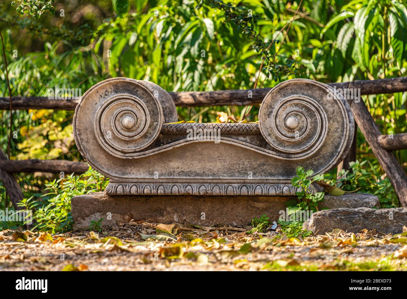 Archaic greek sculpture hi-res stock photography and images - Alamy