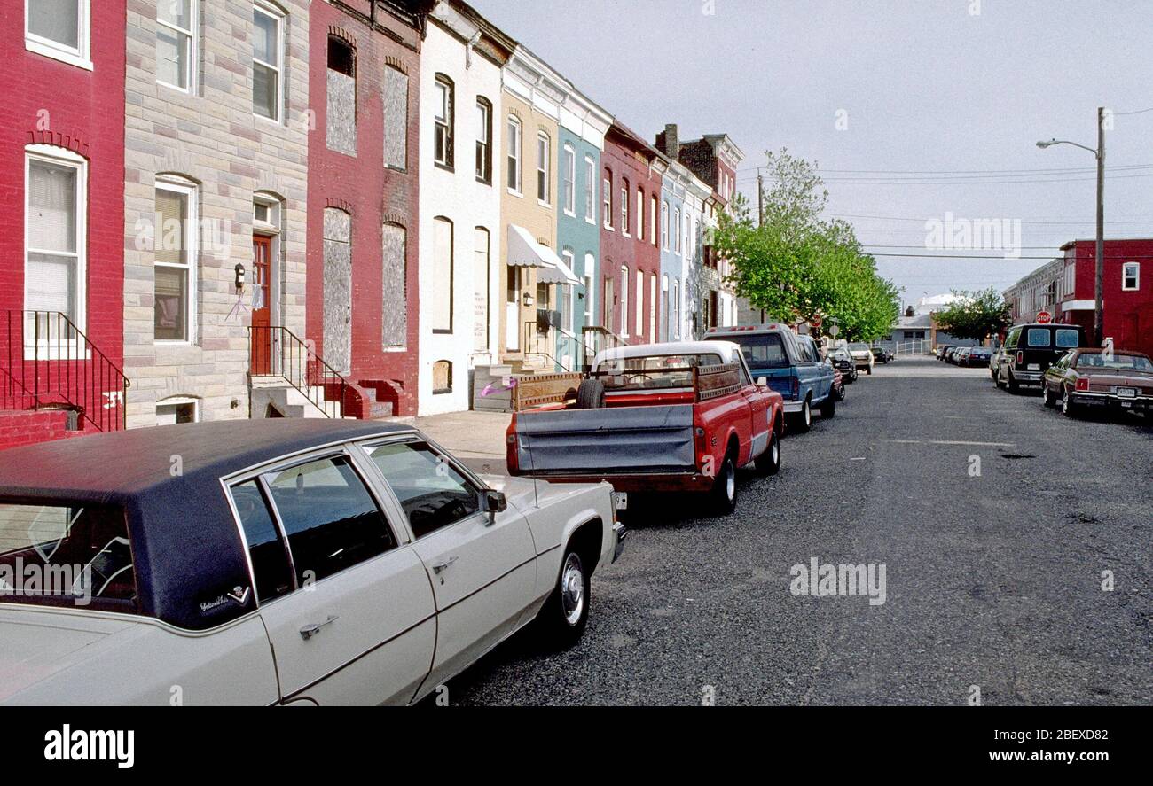 Cars parked 1990s hi-res stock photography and images - Alamy