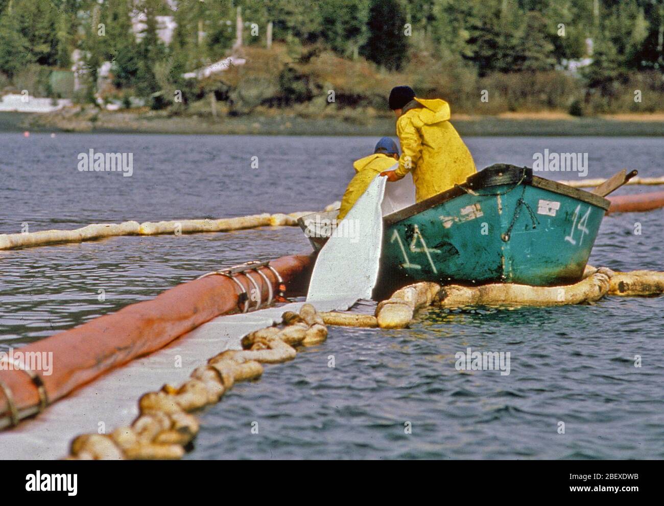 Oil worker alaska hi-res stock photography and images - Alamy