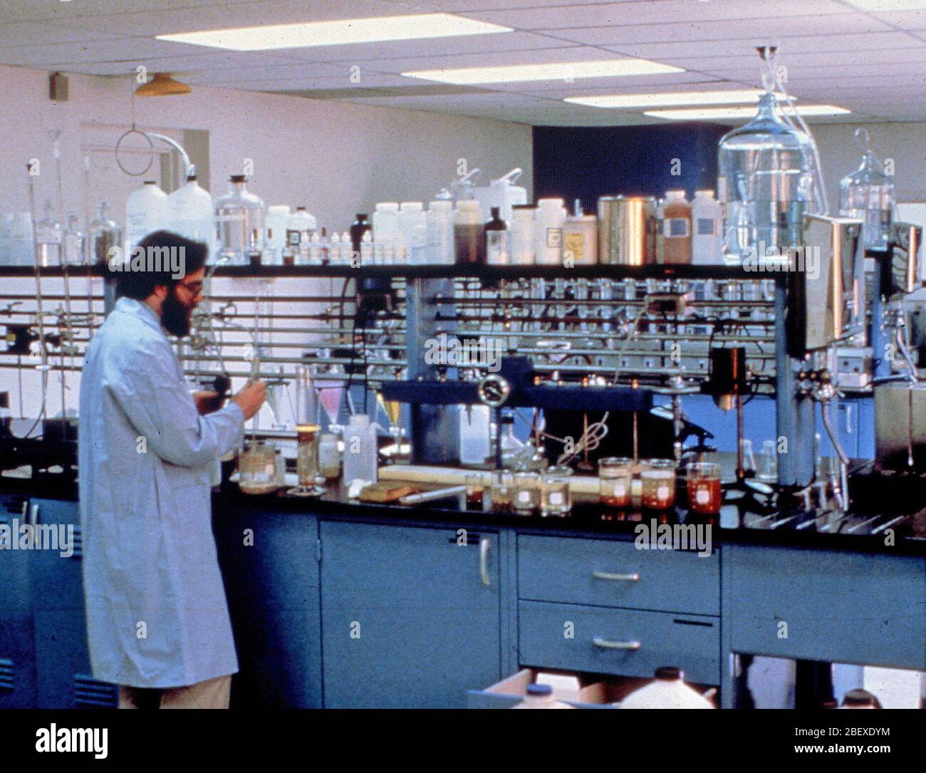 1990s laboratory hi-res stock photography and images - Alamy