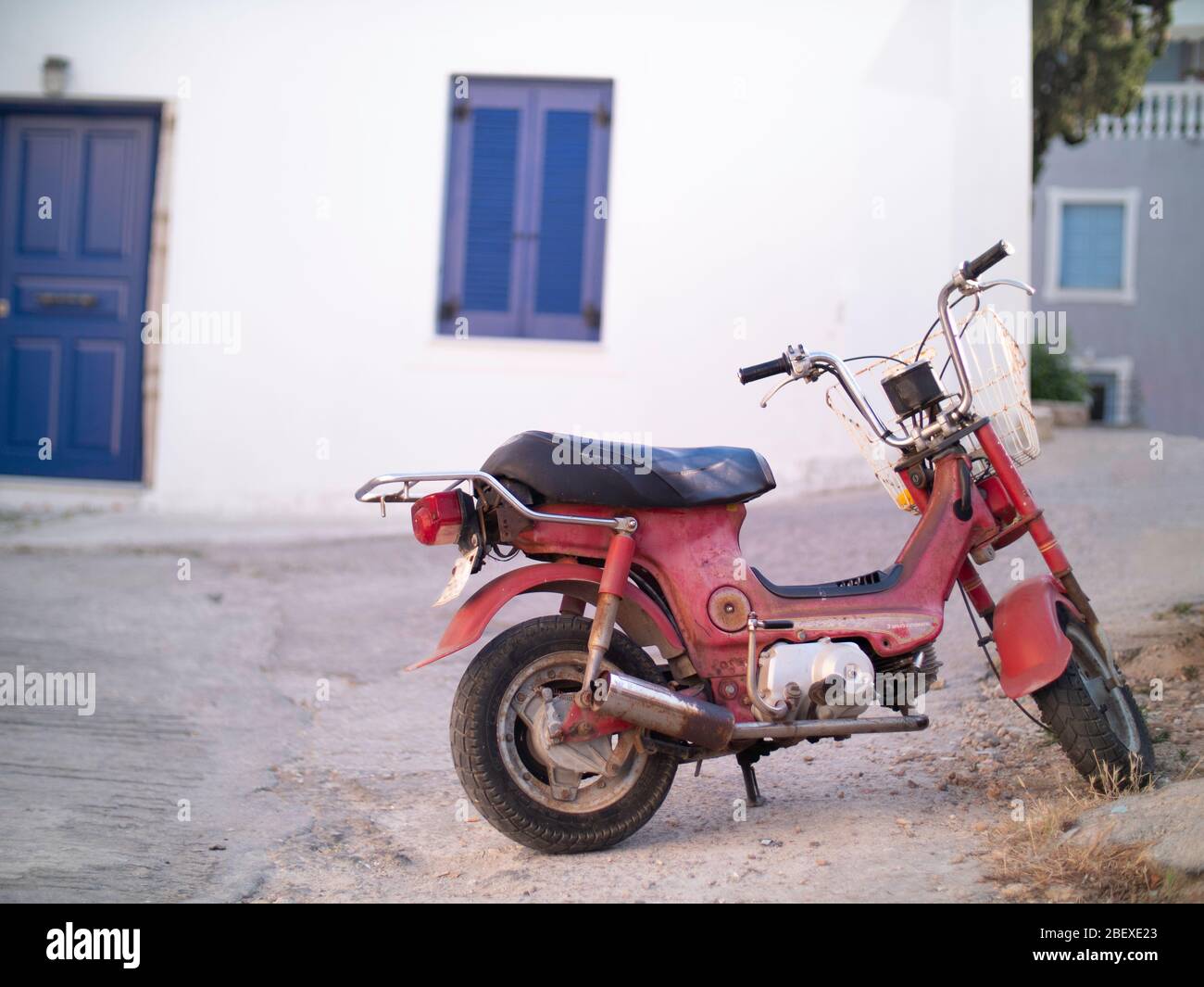 Rusted motorcycle hi-res stock photography and images - Alamy