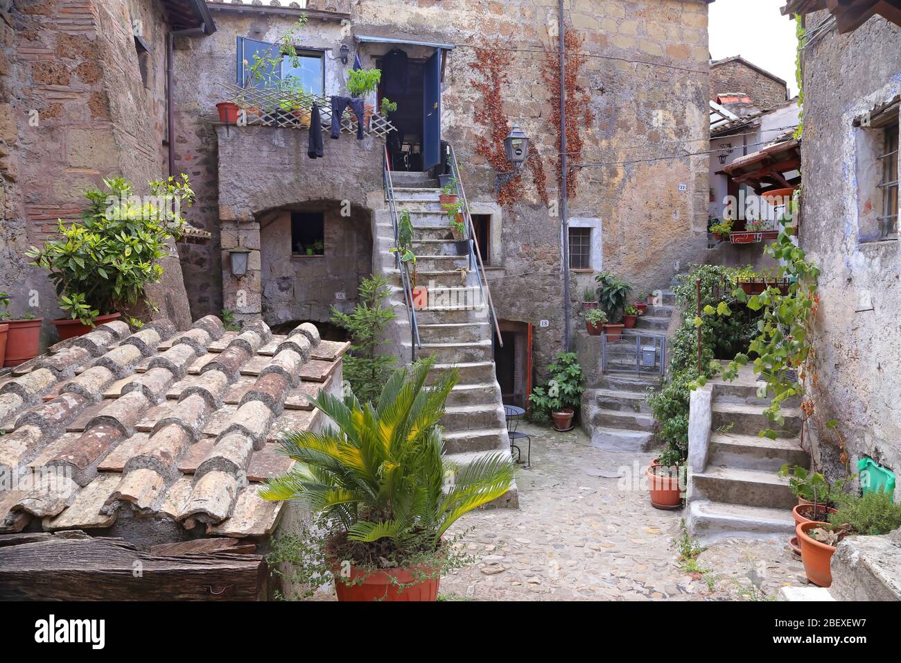 Calcata italy hi-res stock photography and images - Alamy