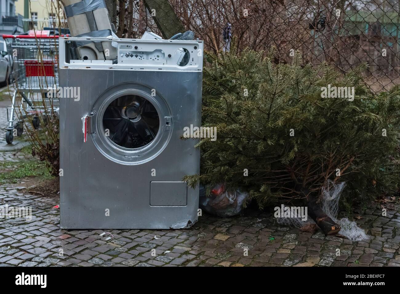 Washing machine bulky waste hi-res stock photography and images - Alamy