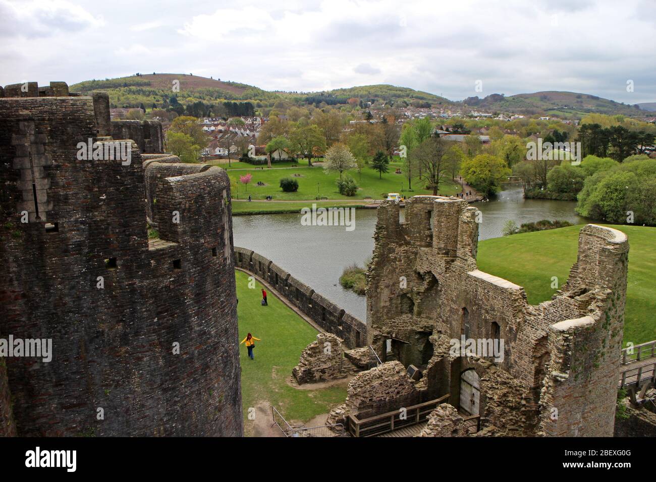Caerphilly castle wales spring hi-res stock photography and images - Alamy