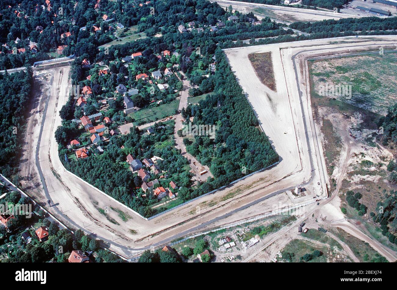 Aerial view of berlin wall hi-res stock photography and images - Alamy