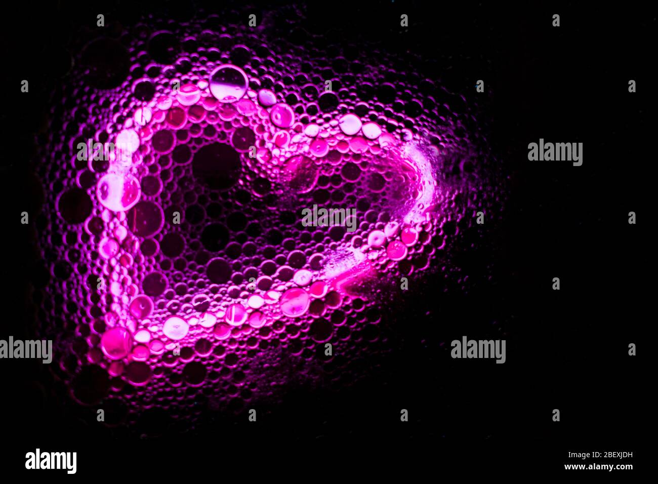 Neon heart hi-res stock photography and images - Alamy
