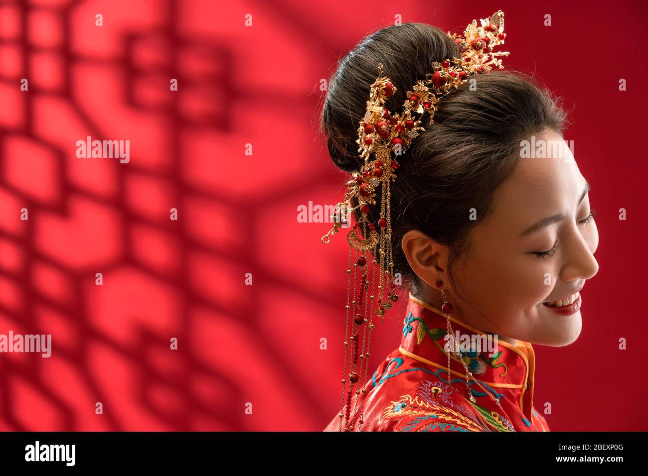 A beautiful Chinese bride Stock Photo - Alamy