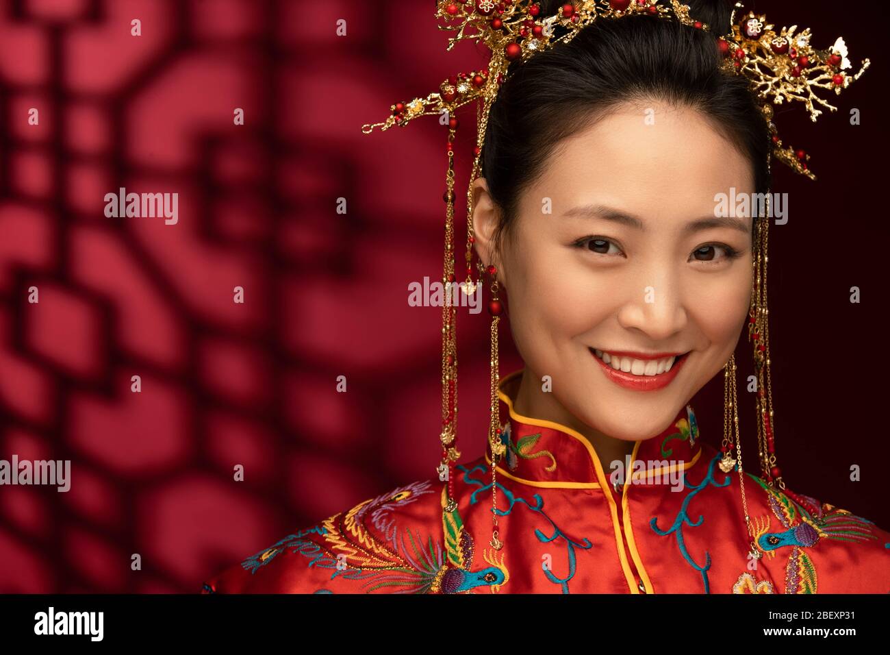 A beautiful Chinese bride Stock Photo - Alamy