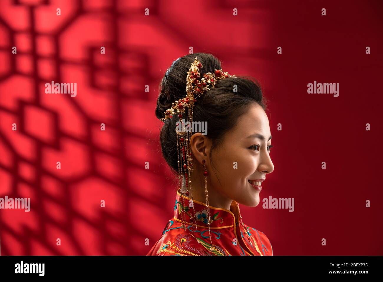 A beautiful Chinese bride Stock Photo - Alamy