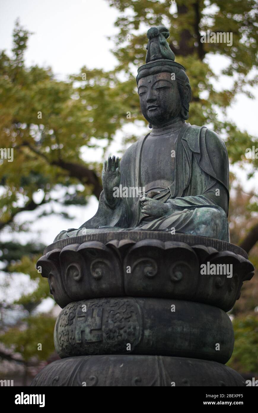 Senso ji temple tokyo kannon statue hi-res stock photography and images ...