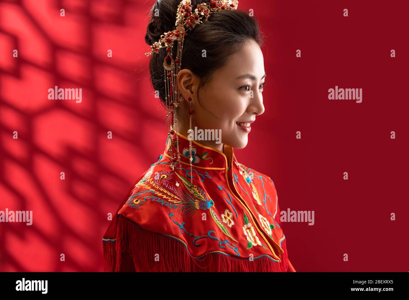 A beautiful Chinese bride Stock Photo - Alamy