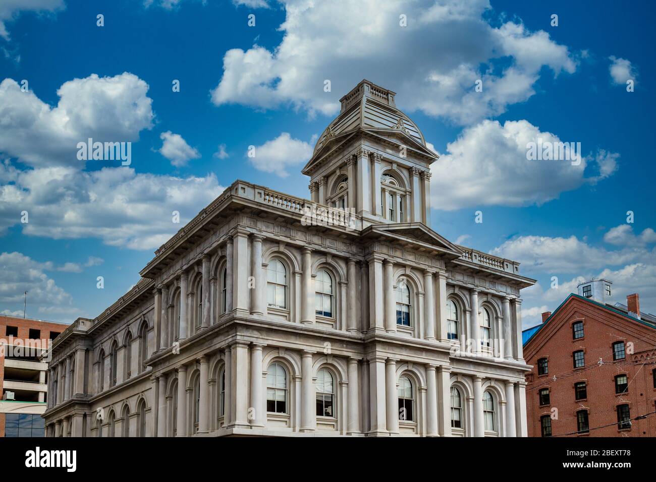 Portland stone facade hi-res stock photography and images - Alamy