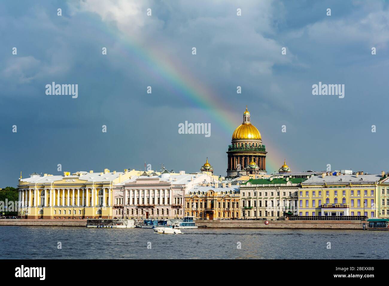 English embankment hi-res stock photography and images - Alamy