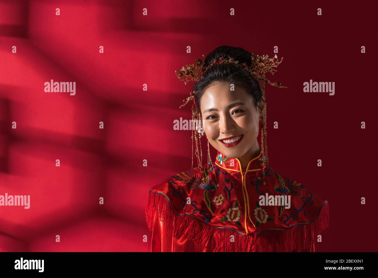 A beautiful Chinese bride Stock Photo - Alamy