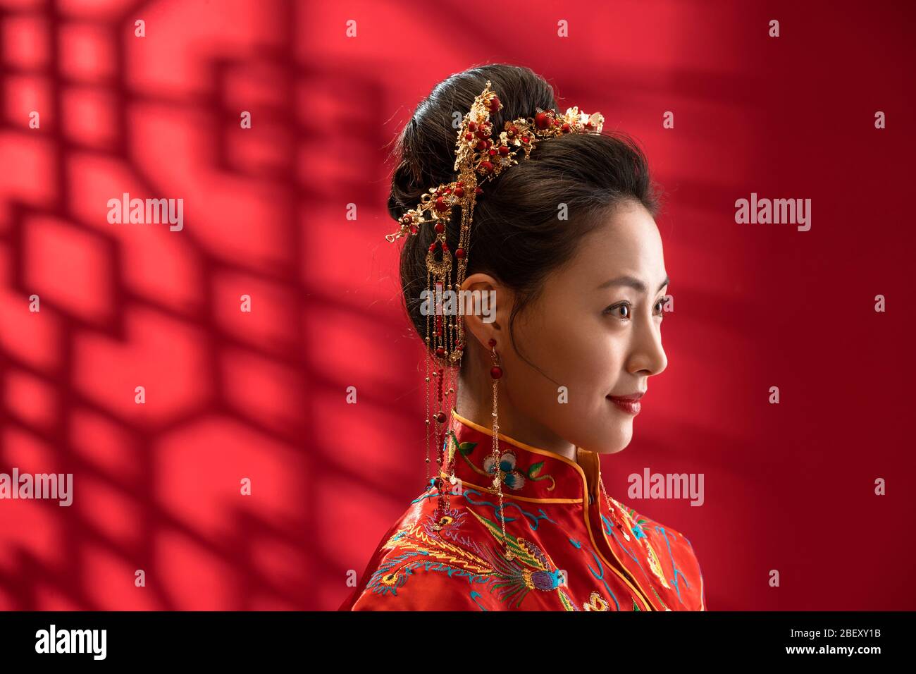 A beautiful Chinese bride Stock Photo - Alamy