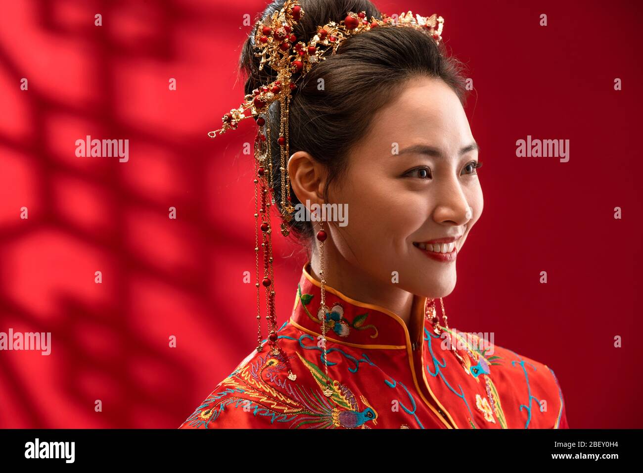 A beautiful Chinese bride Stock Photo - Alamy