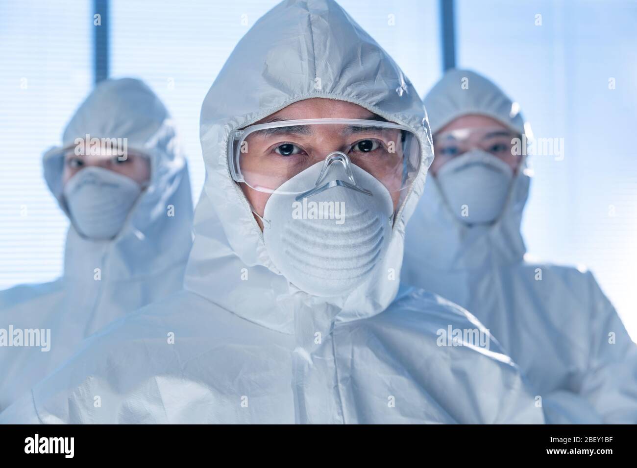 The medical team to wear protective clothing Stock Photo - Alamy