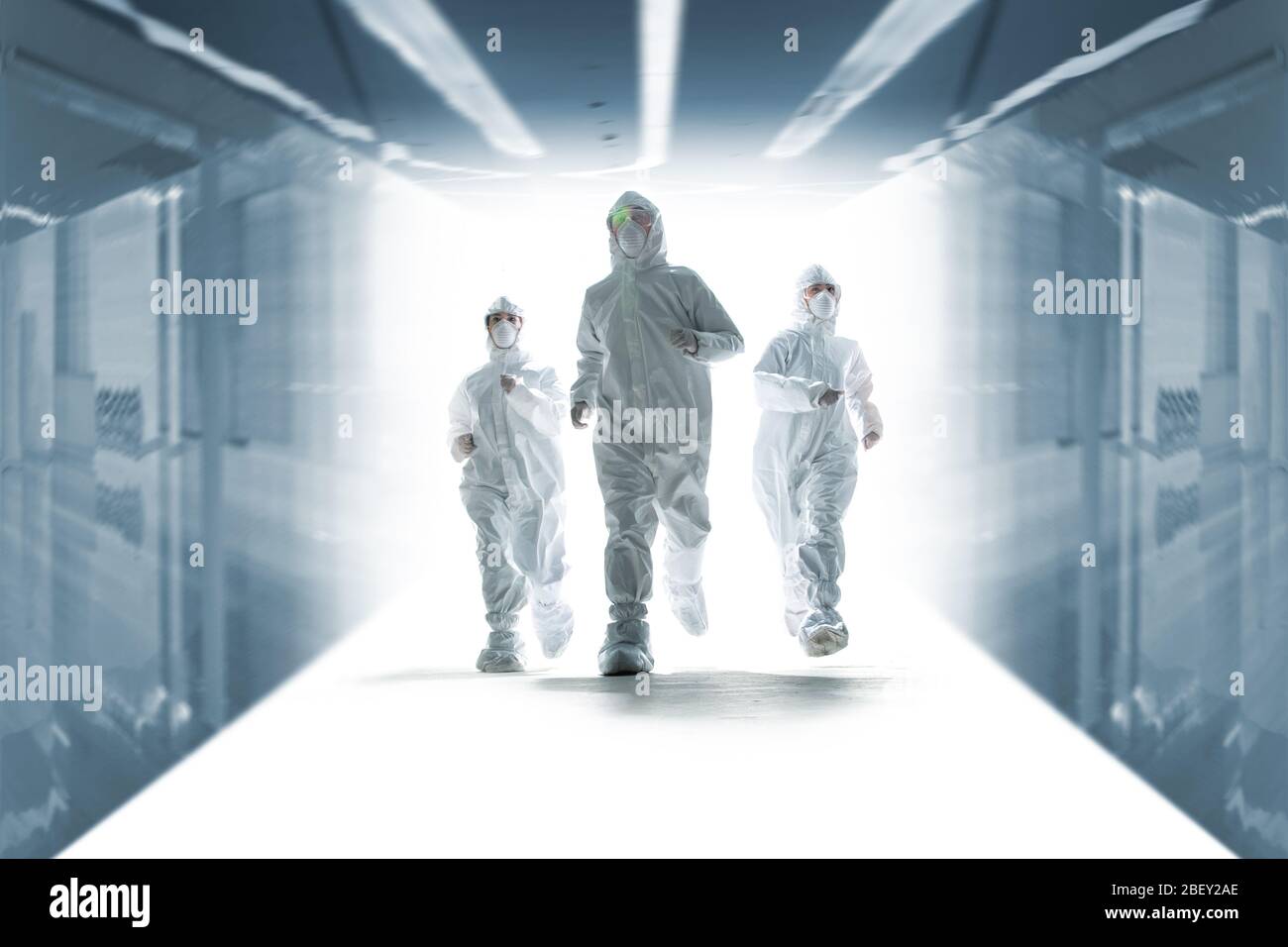 The medical team run to the rescue Stock Photo - Alamy