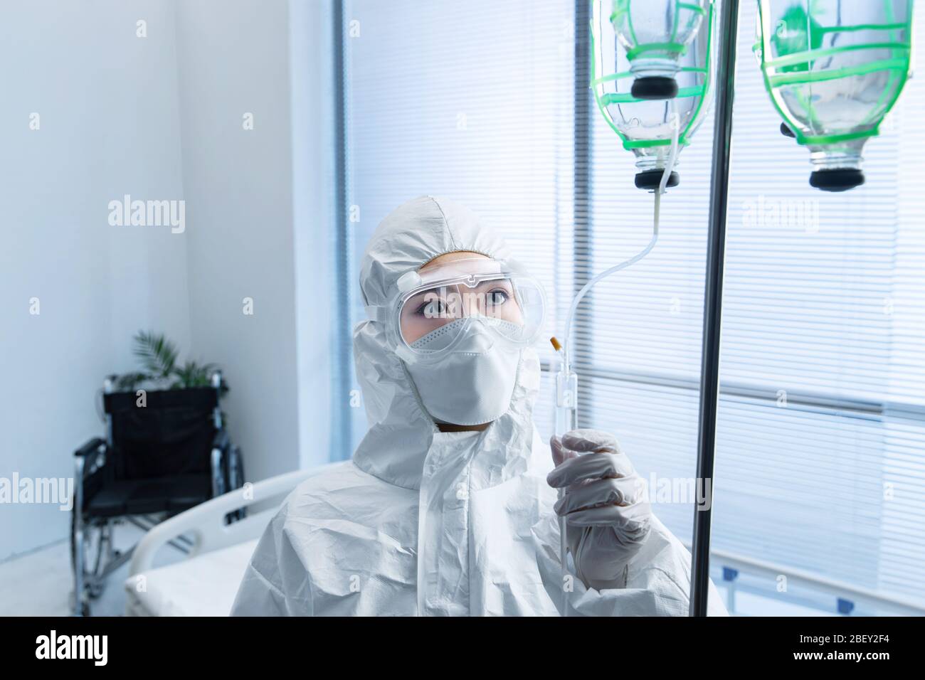 Nurse infectious disease ward hi-res stock photography and images - Alamy