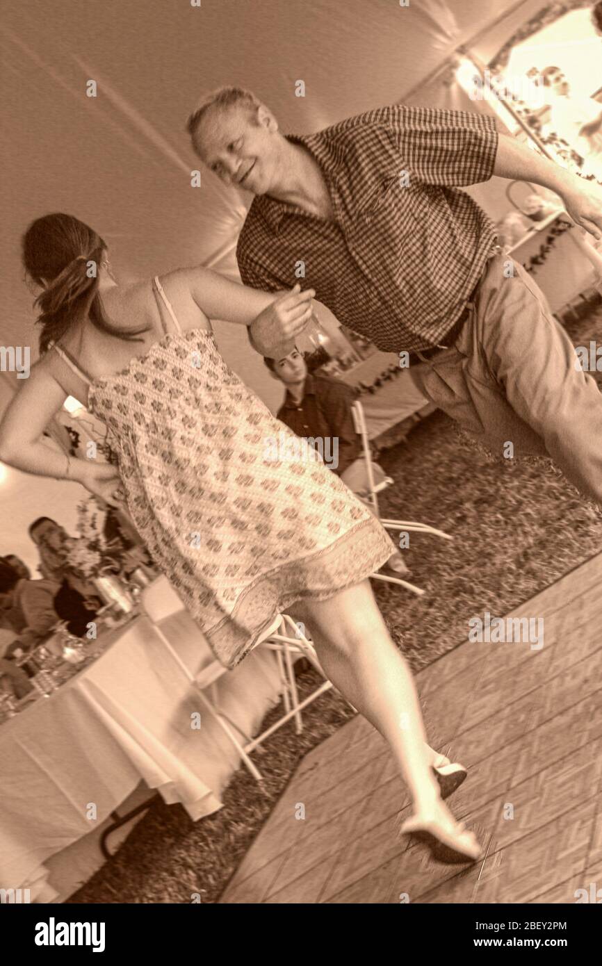 People dancing wedding party hi-res stock photography and images - Alamy