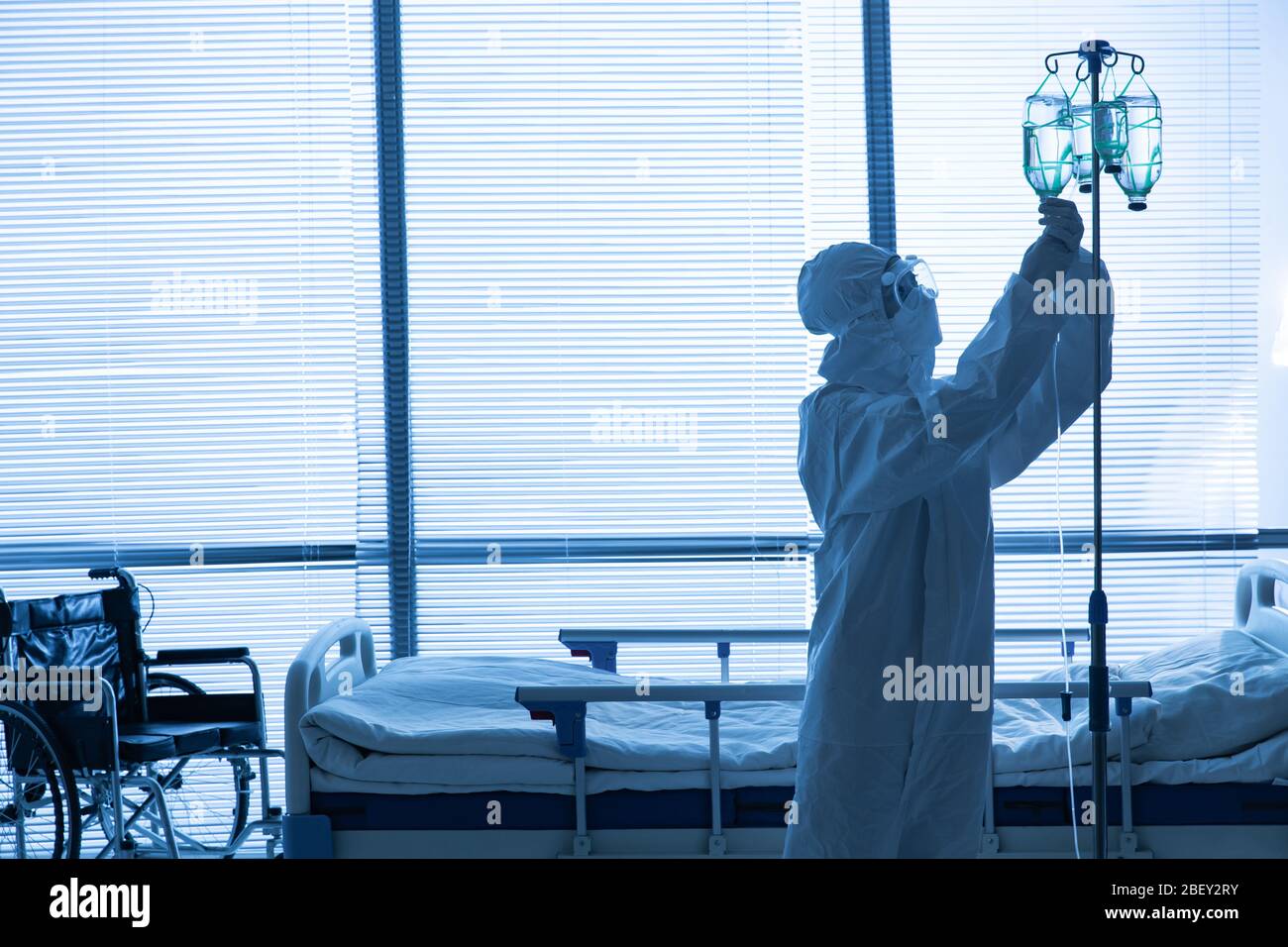Medical workers working in the ward Stock Photo - Alamy