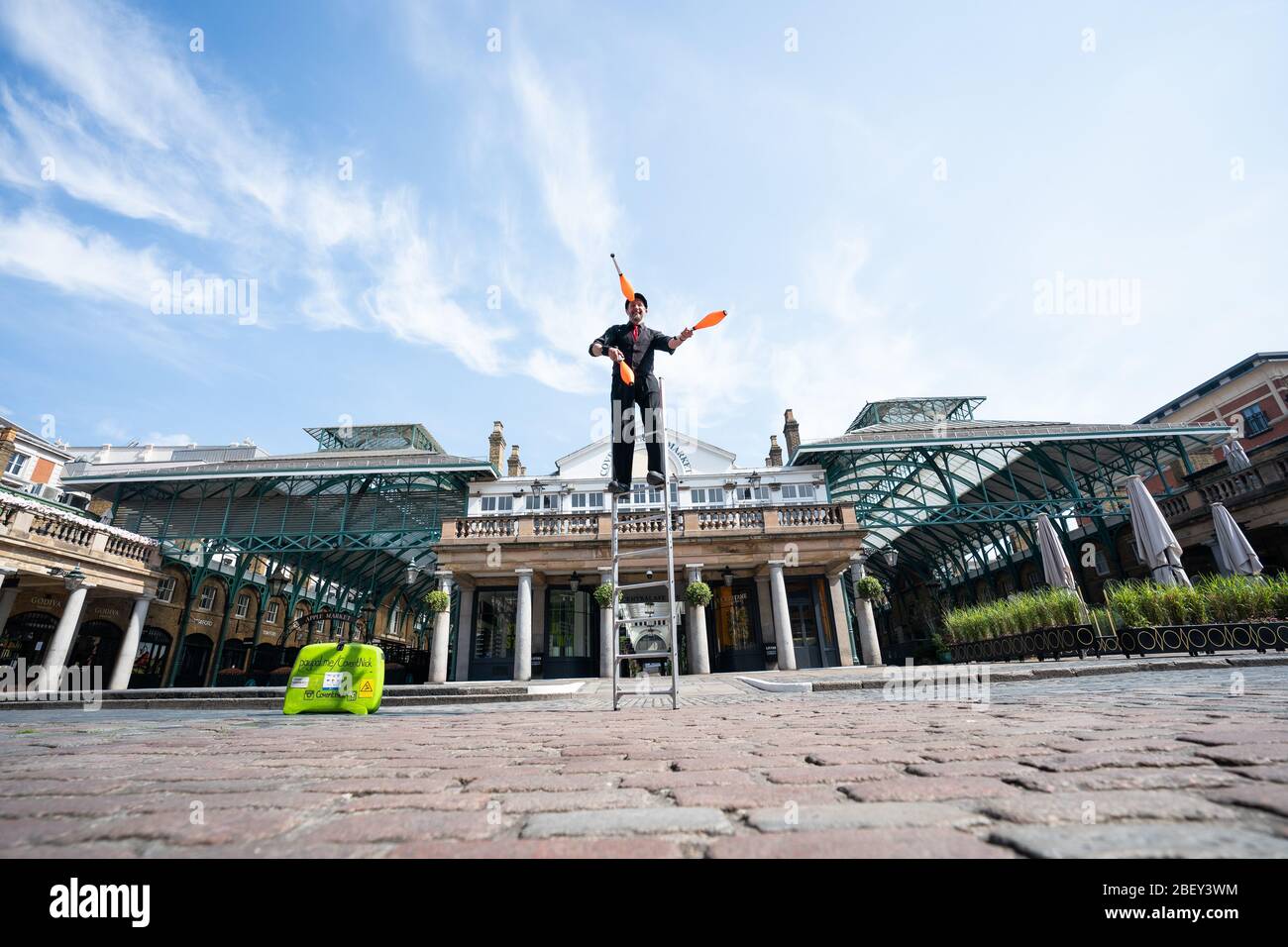 Nick malinowski speaking shakespeare hi-res stock photography and ...
